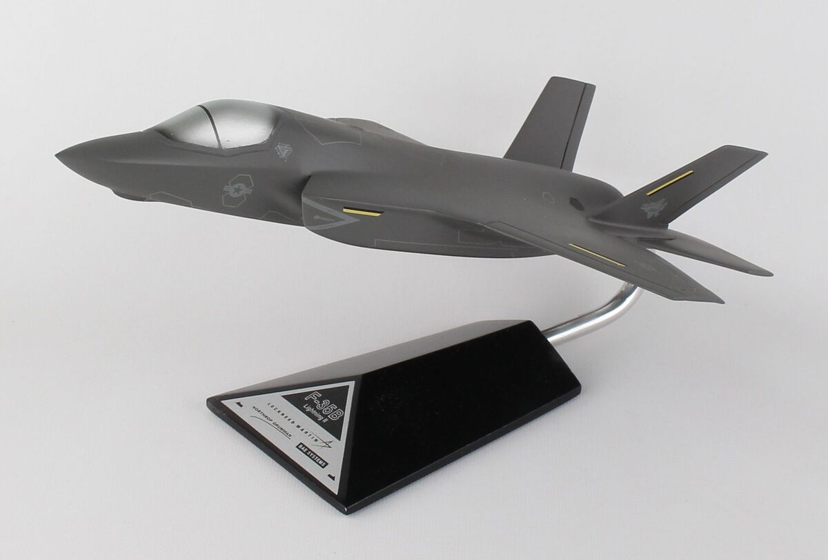 New F-35 Lighting Model Airplanes